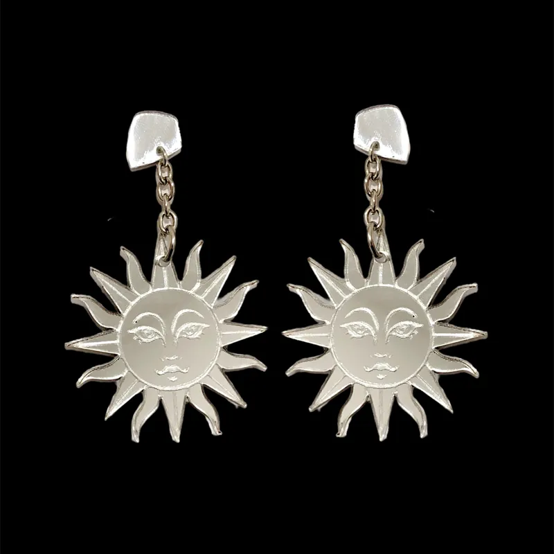 Aros colgantes con diseño de sol en PICÚ | Trendo